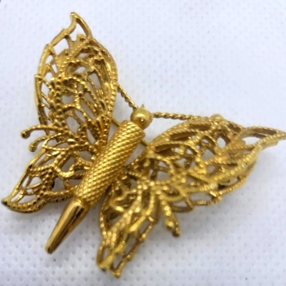 Monet | Jewelry | Vintage Monet Butterfly Brooch Pin Gold Tone 3d ...